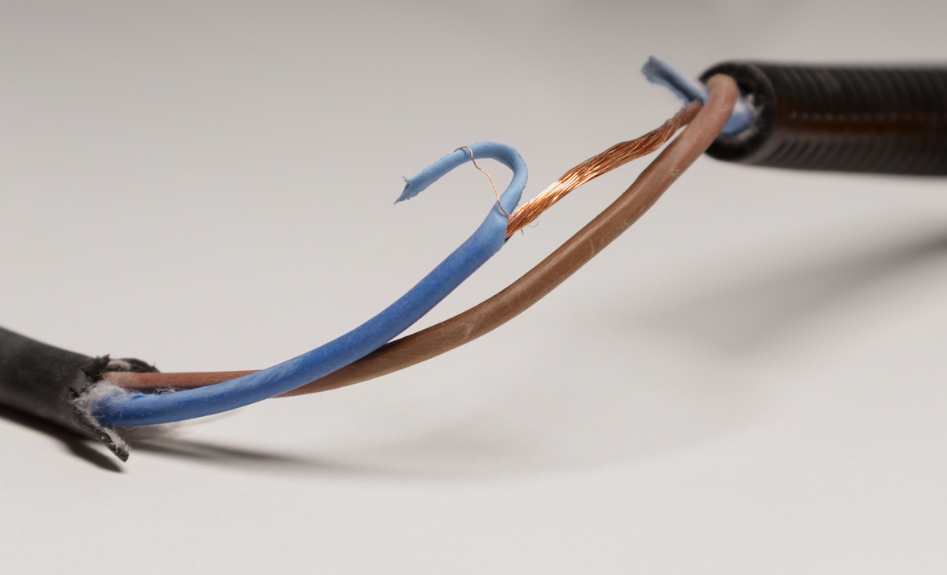 Common Hazards With Frayed Electrical Cords and How to Prevent Them - PuroClean Emergency ...