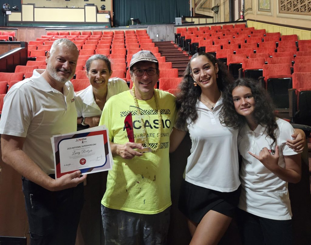 🎭 PuroClean of The Big Island Honors Sitcom Legend Larry Reitzer as ...