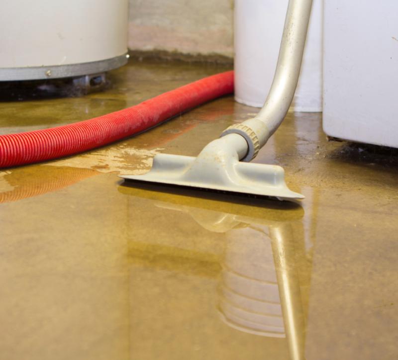 How to Clean Up After Water Damage in Phoenix, Arizona - PuroClean of ...